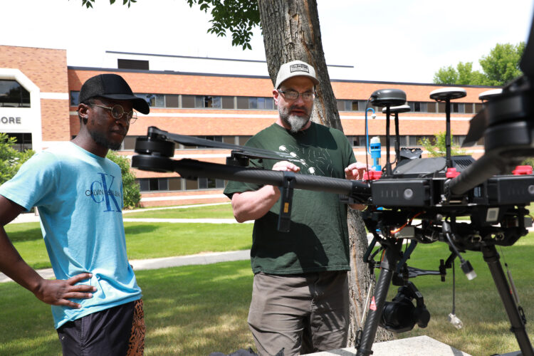 Professor bridges gap between academia, scientific discovery | News ...